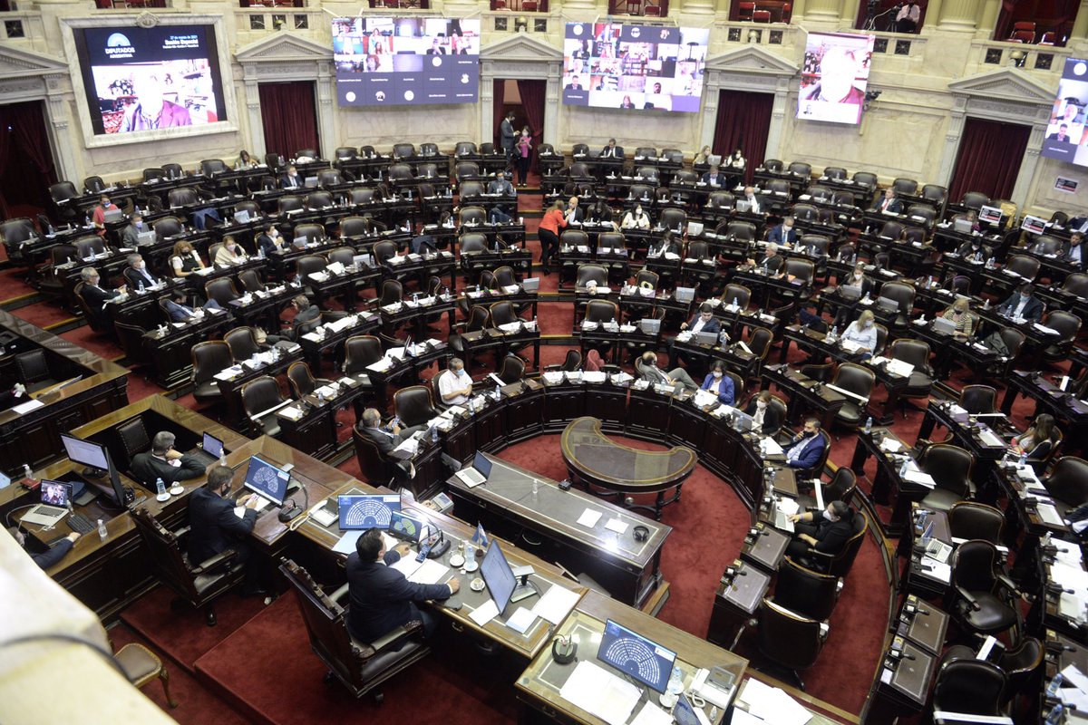Ciclo de Conferencias: Política, poder y decisión - Facultad de Ciencia ...